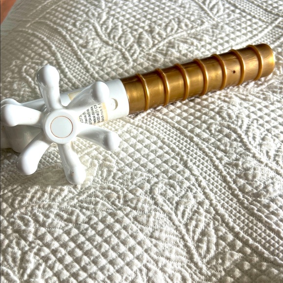 Ashley Black | Skincare | Ashley Black Single Claw Facia Blaster | Poshmark